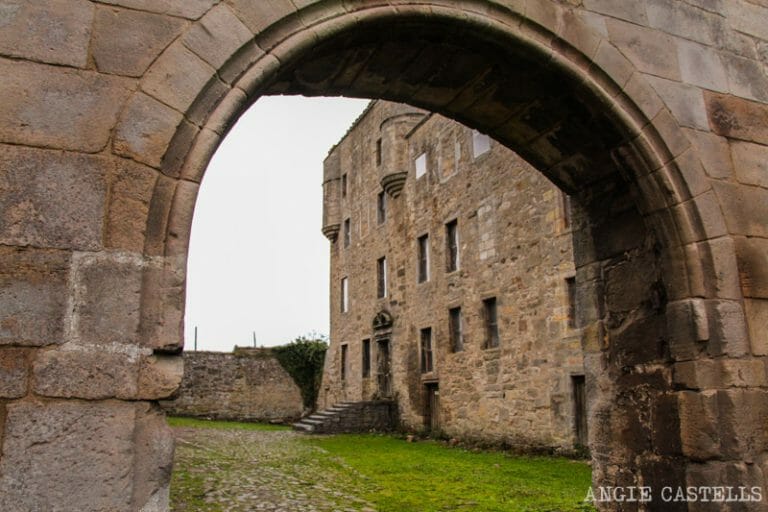 Cómo visitar el Lallybroch de Outlander (Midhope Castle)